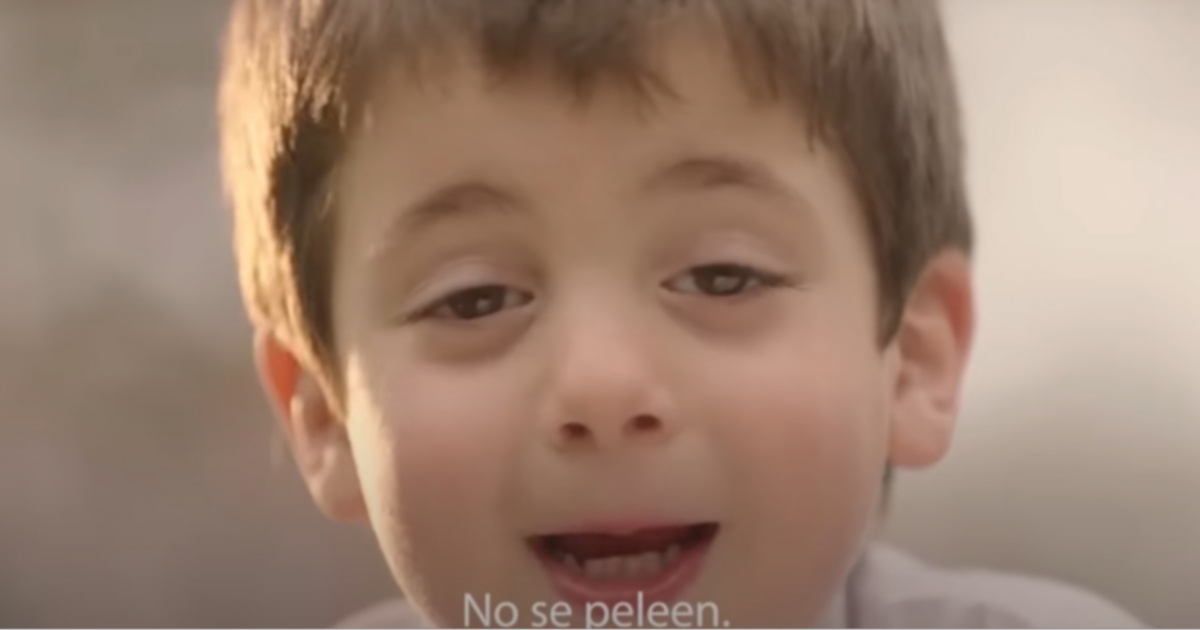 Tiene 13 años: niño "No se peleen" reaparece en nuevo viral