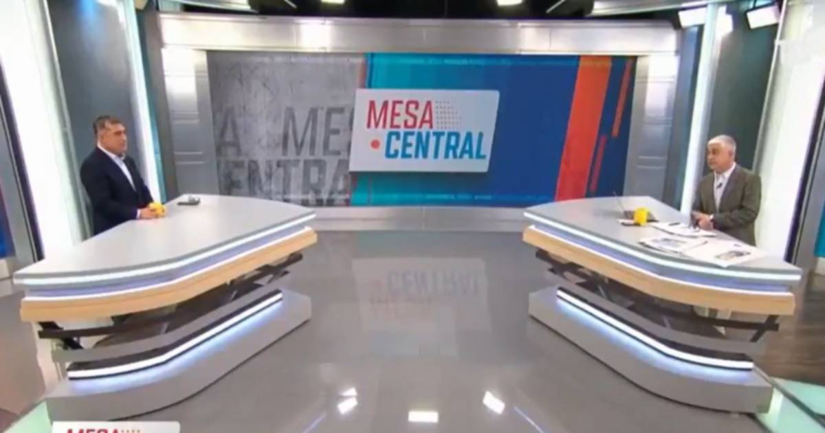 Viralizan "lapsus" de Iván Valenzuela en Mesa Central: "Con Mario Desbordes, hablando hue..."