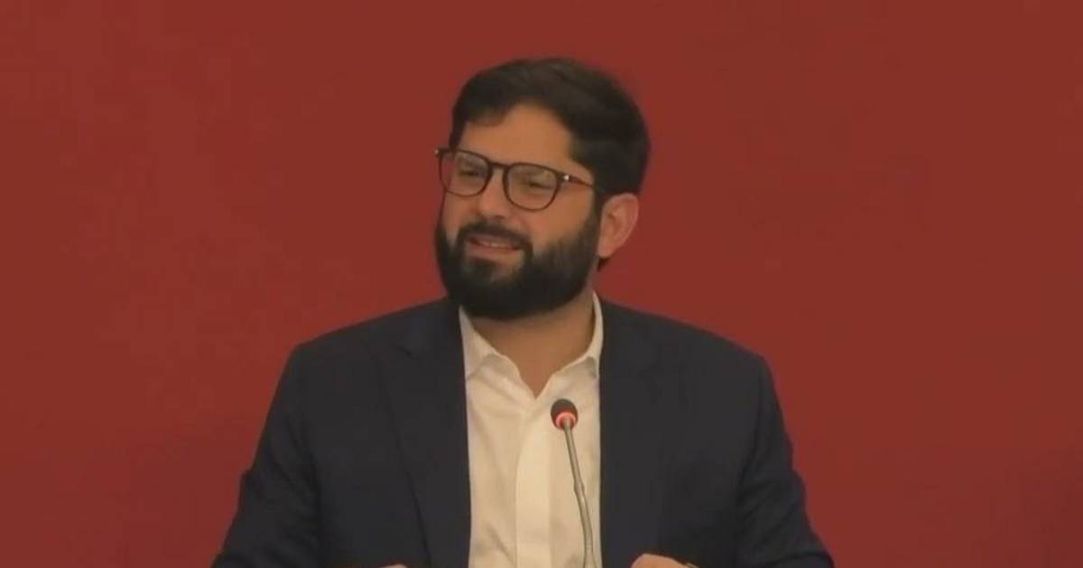 ¿Borracho? Presidente Gabriel Boric aclara el origen de la foto que es viral